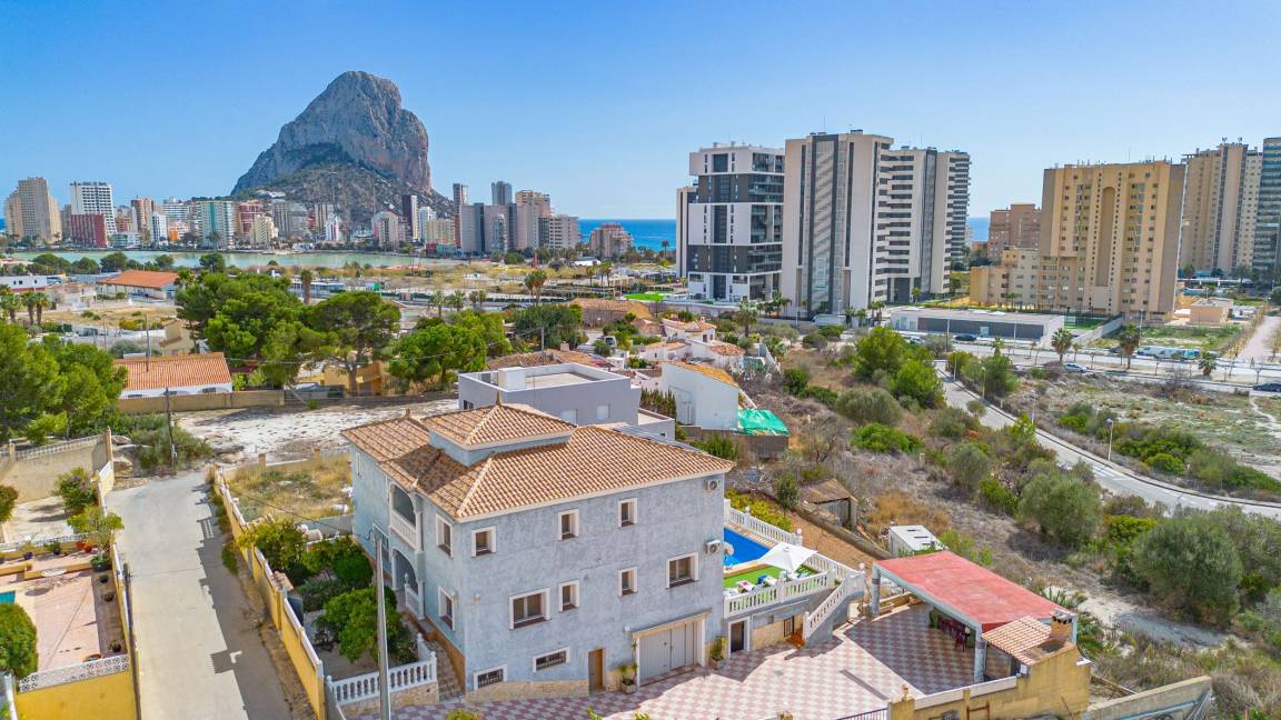 400 M² Villa ∙ 8 Bedrooms ∙ 16 Guests - Benissa