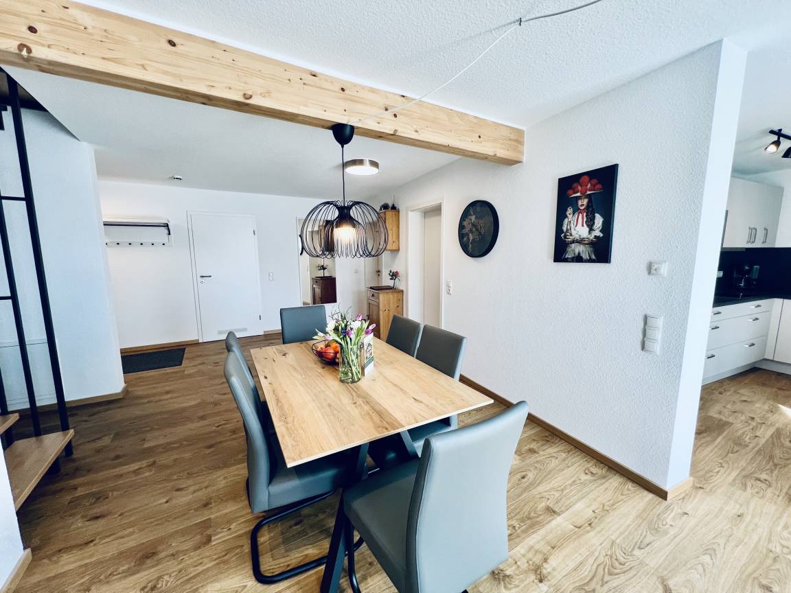 93 M² Ferienwohnung ∙ 3 Schlafzimmer ∙ 6 Gäste - Endingen am Kaiserstuhl
