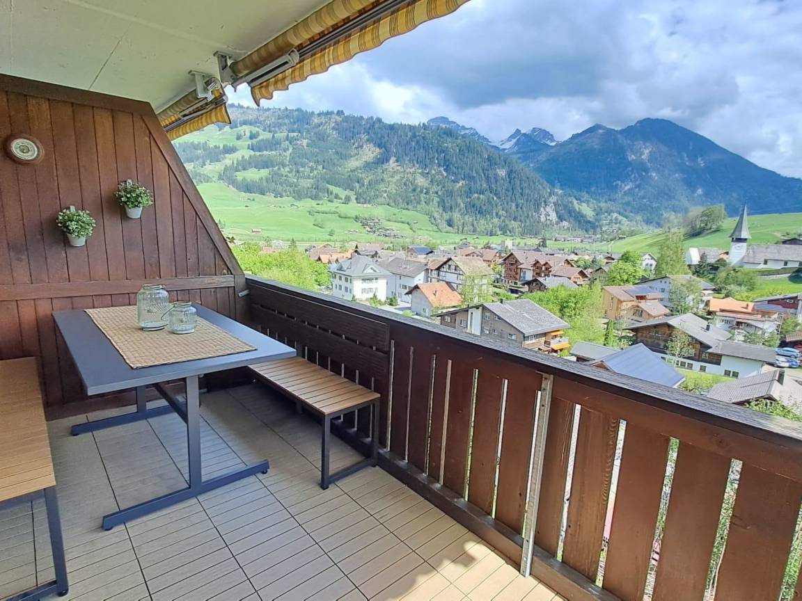 Apartment ∙ 3 Bedrooms ∙ 6 Guests - Zweisimmen
