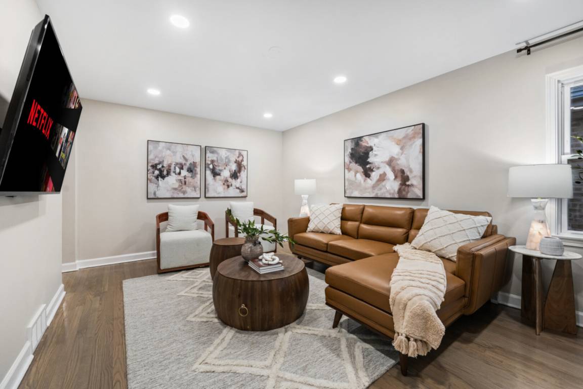 139 M² House ∙ 3 Bedrooms ∙ 6 Guests - Oak Park, IL