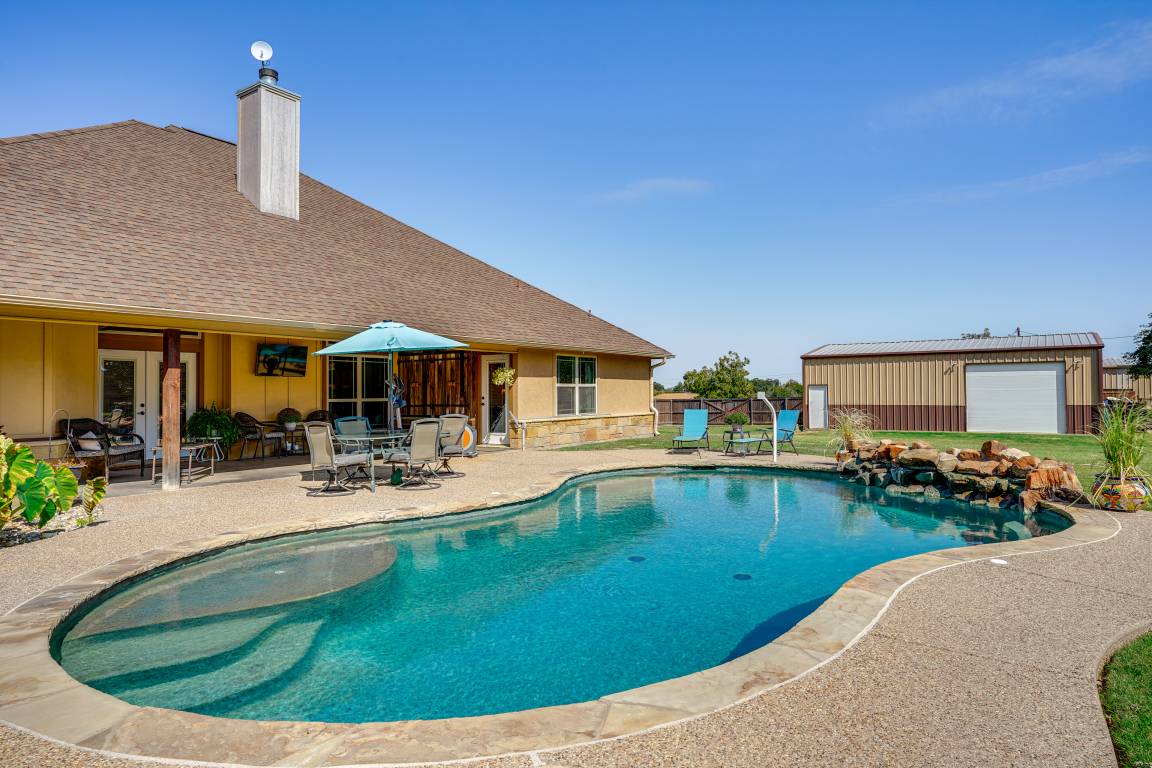250 M² House ∙ 4 Bedrooms ∙ 8 Guests - Stephenville, TX