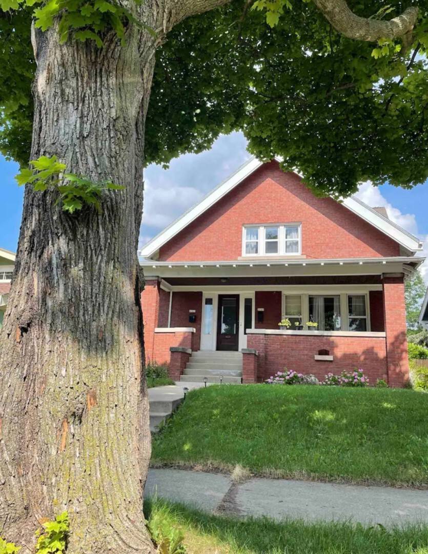 223 M² Apartment ∙ 4 Bedrooms ∙ 7 Guests - Milwaukee, WI