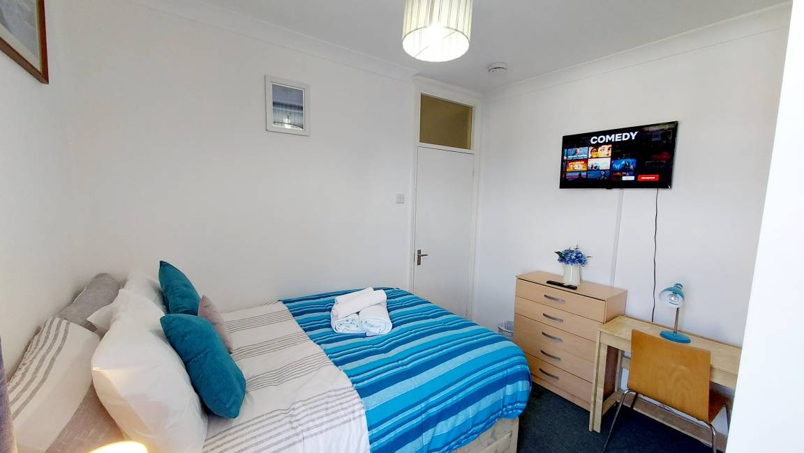 90 M² House ∙ 3 Bedrooms ∙ 10 Guests - Chatham, Kent