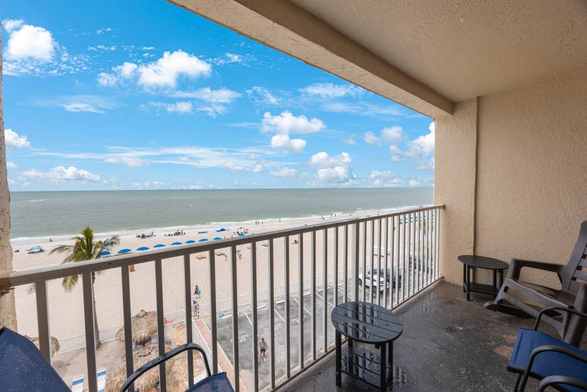 126 M² Condo ∙ 3 Bedrooms ∙ 8 Guests - Madeira Beach, FL