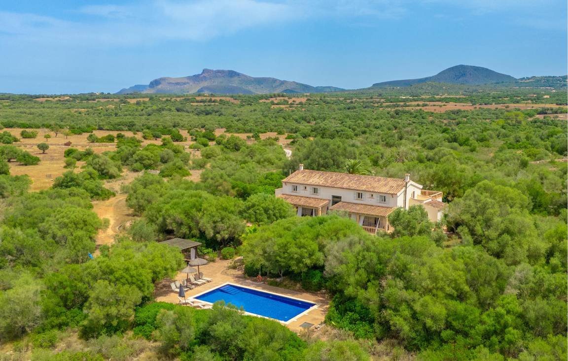 677 M² Ferienhaus ∙ 6 Schlafzimmer ∙ 12 Gäste - Manacor