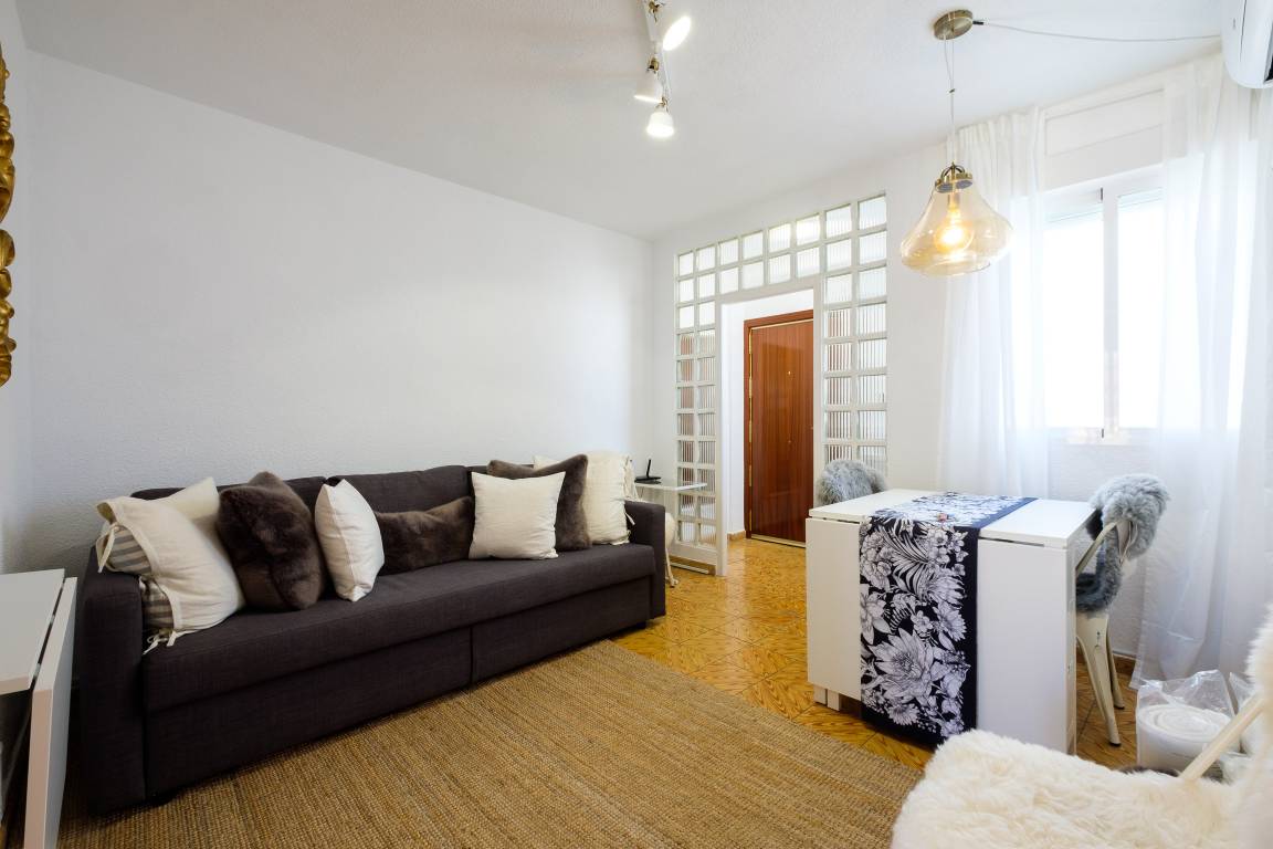 52 M² Apartamento ∙ 2 Habitaciones ∙ 6 Huéspedes - Boadilla del Monte