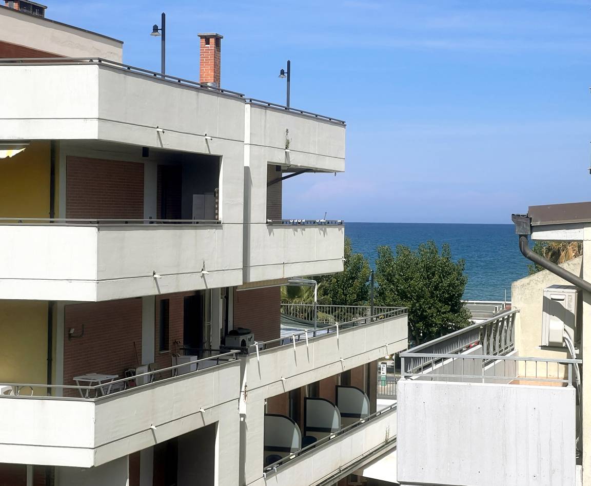 62 M² Apartamento ∙ 2 Habitaciones ∙ 5 Huéspedes - Alba Adriatica