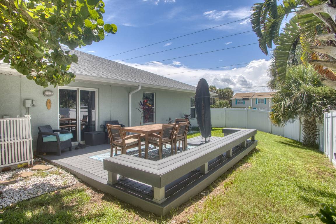 122 M² House ∙ 3 Bedrooms ∙ 6 Guests - New Smyrna Beach, FL
