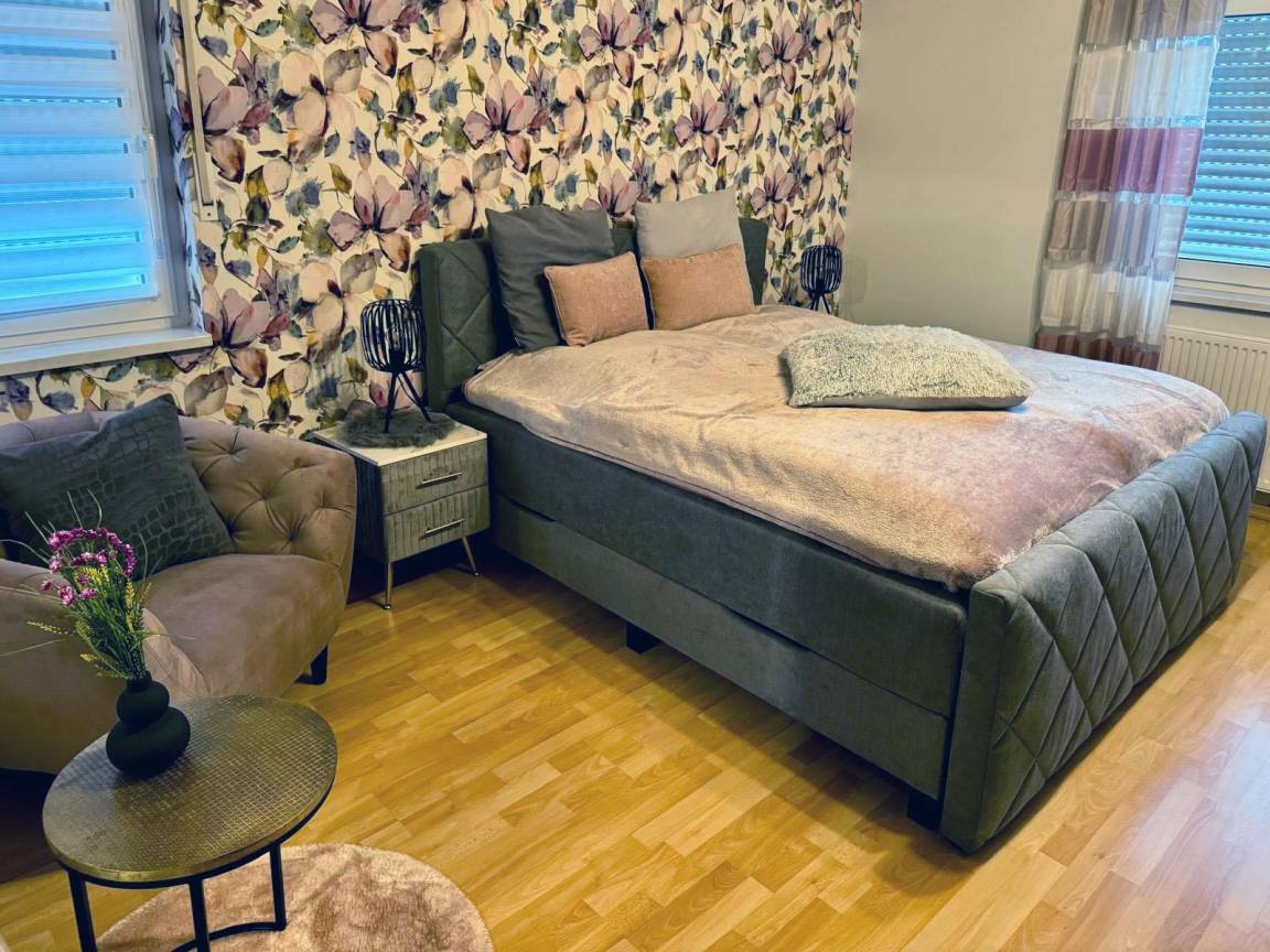 95 M² Ferienwohnung ∙ 1 Schlafzimmer ∙ 2 Gäste - Schifferstadt