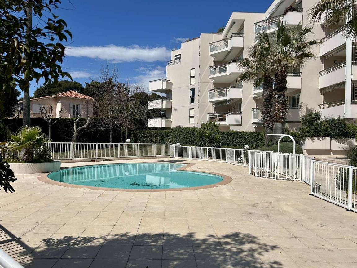 68 M² Apartment ∙ 2 Bedrooms ∙ 4 Guests - Saint-Raphaël