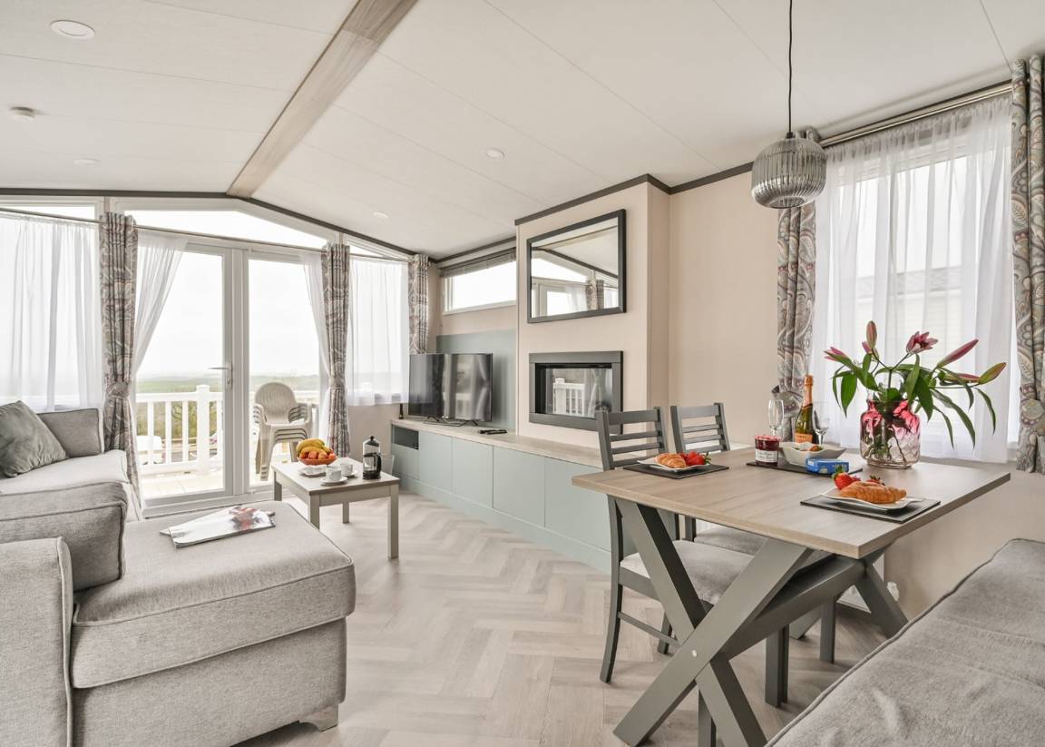 Caravan ∙ 2 Bedrooms ∙ 4 Guests - Plymouth