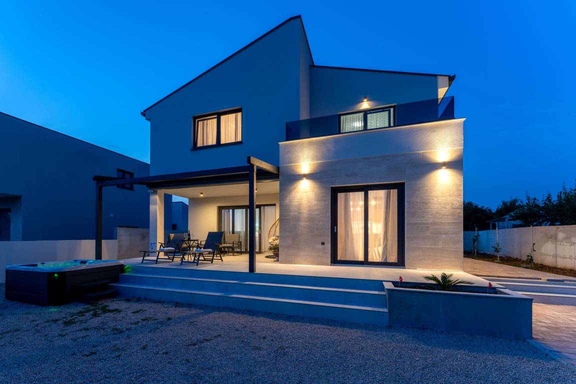 160 M² Ferienhaus ∙ 3 Schlafzimmer ∙ 8 Gäste - Biograd na Moru