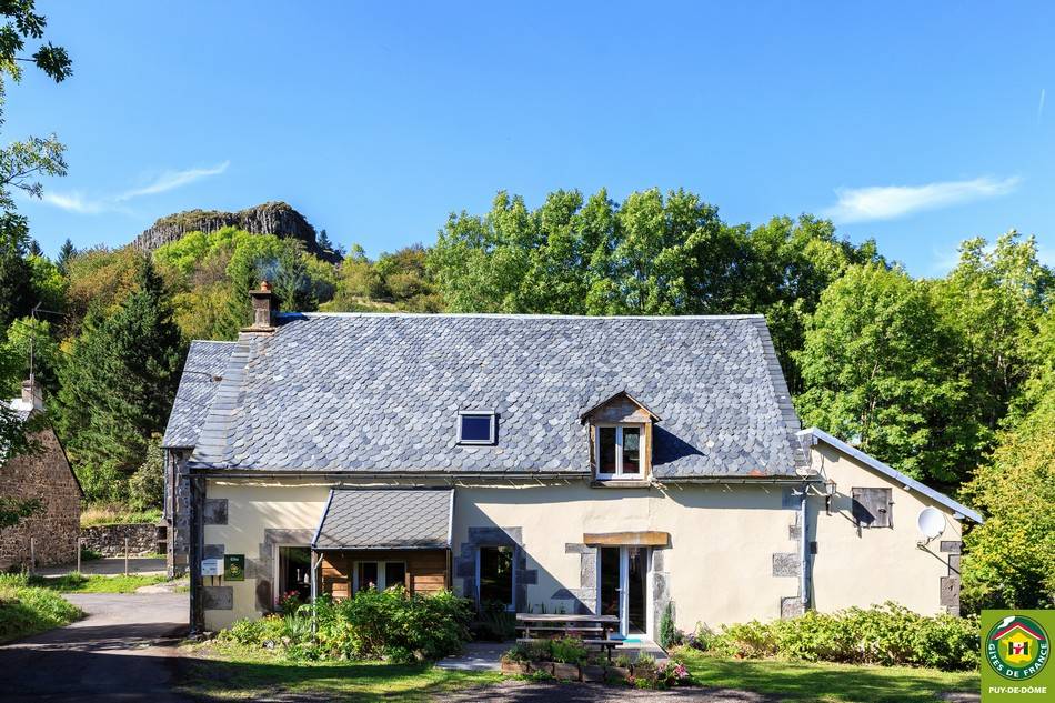 120 M² Gîte ∙ 3 Chambres ∙ 8 Personnes - La Tour-d'Auvergne