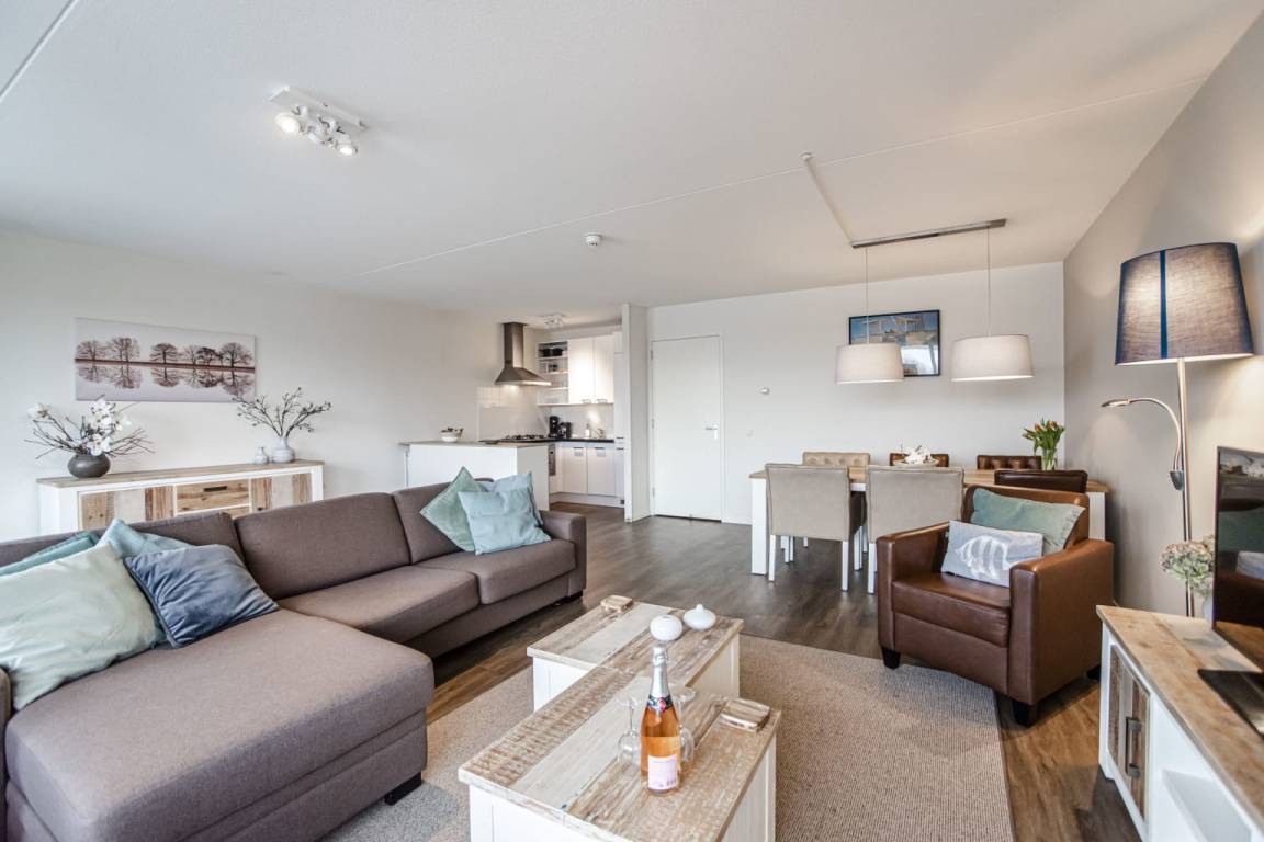 100 M² Ferienwohnung ∙ 2 Schlafzimmer ∙ 4 Gäste - Lisse