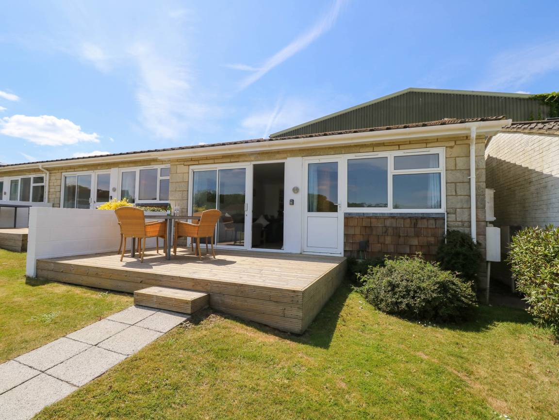 Cottage ∙ 2 Bedrooms ∙ 4 Guests - New Milton
