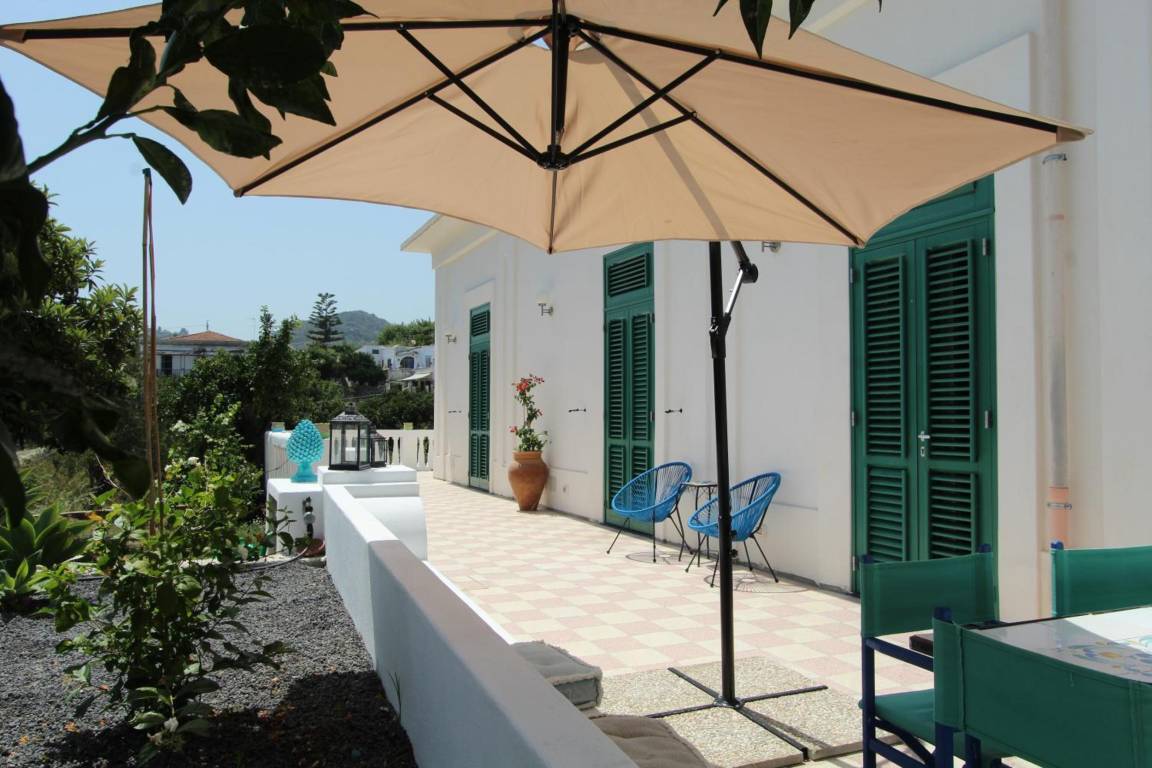 170 M² Villa ∙ 3 Sovrum ∙ 8 Gäster - Lipari