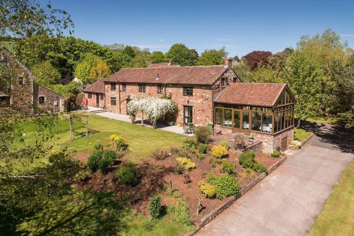 Cottage ∙ 4 Bedrooms ∙ 8 Guests - Somerset, UK