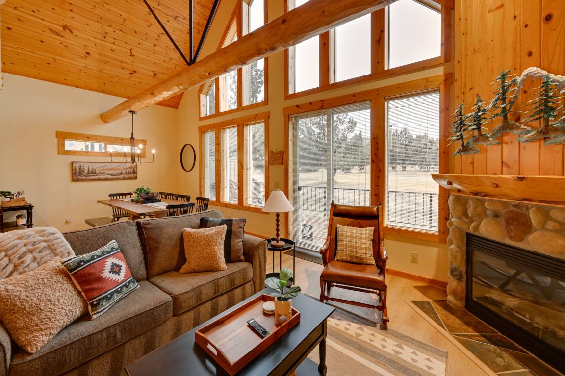 134 M² House ∙ 3 Bedrooms ∙ 8 Guests - Redmond, OR