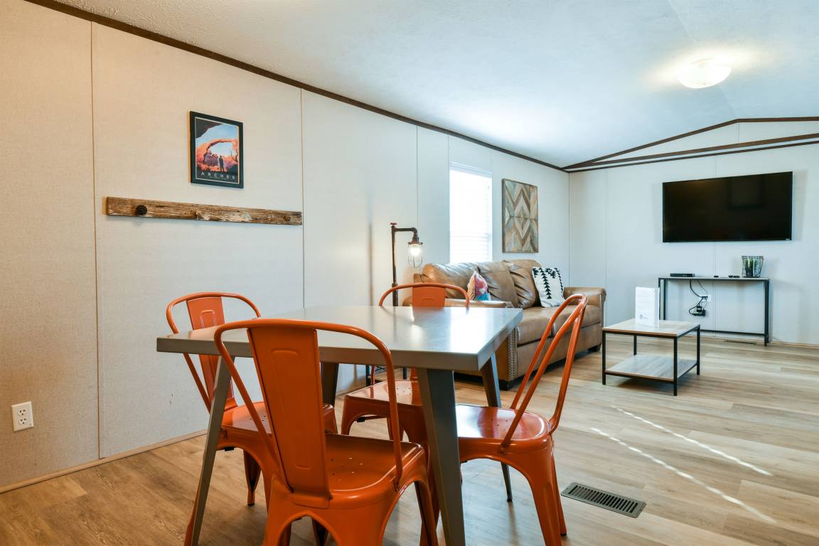 102 M² Caravan ∙ 3 Bedrooms ∙ 10 Guests - Moab, UT