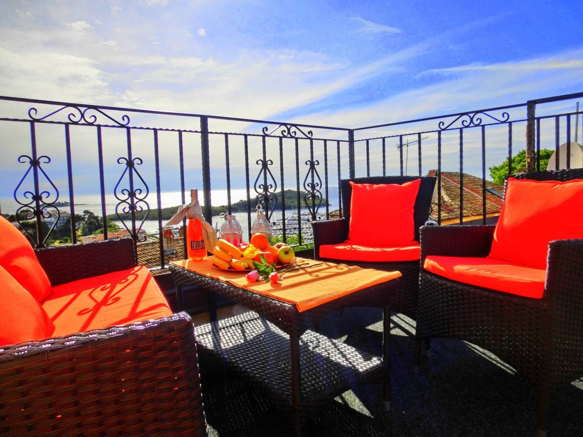 149 M² House ∙ 3 Bedrooms ∙ 8 Guests - Bale