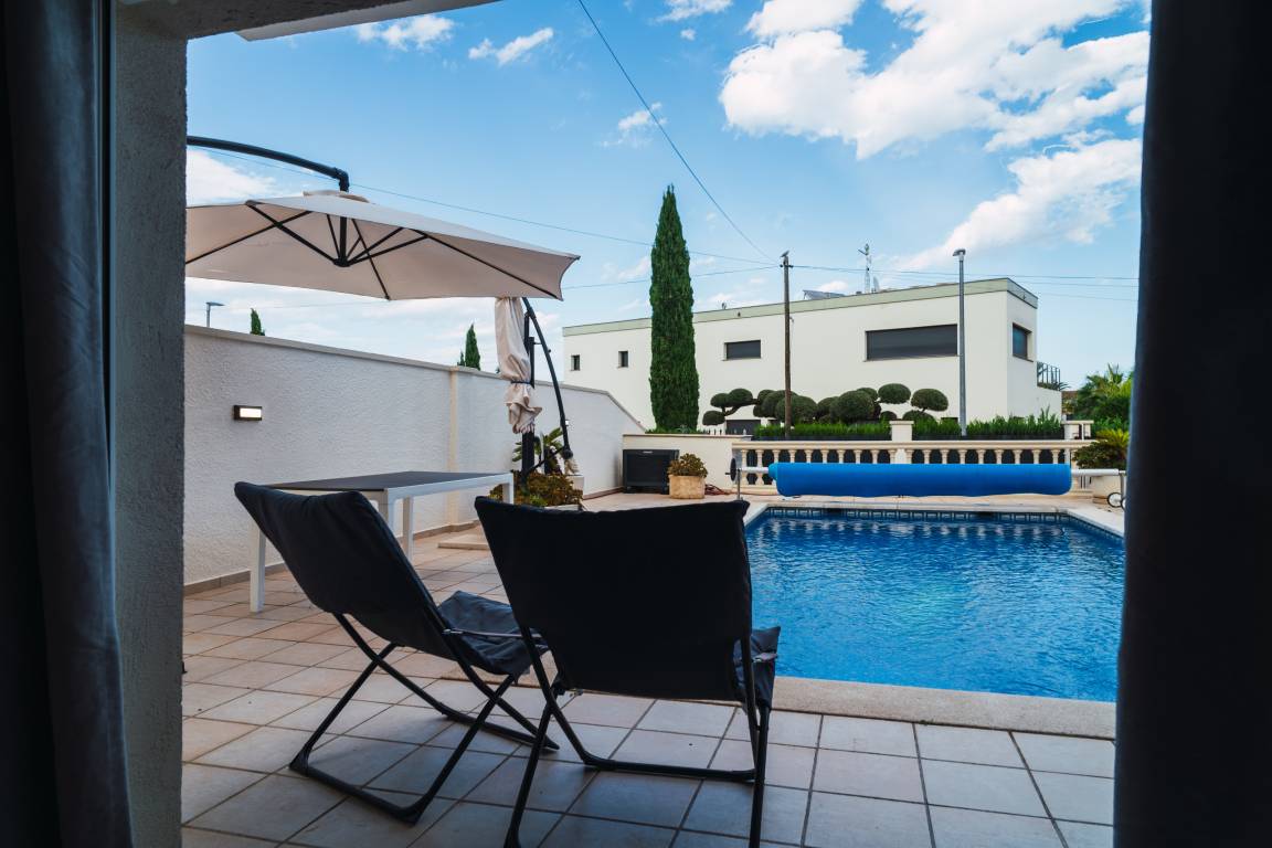 150 M² Villa ∙ 4 Chambres ∙ 8 Personnes - Empuriabrava