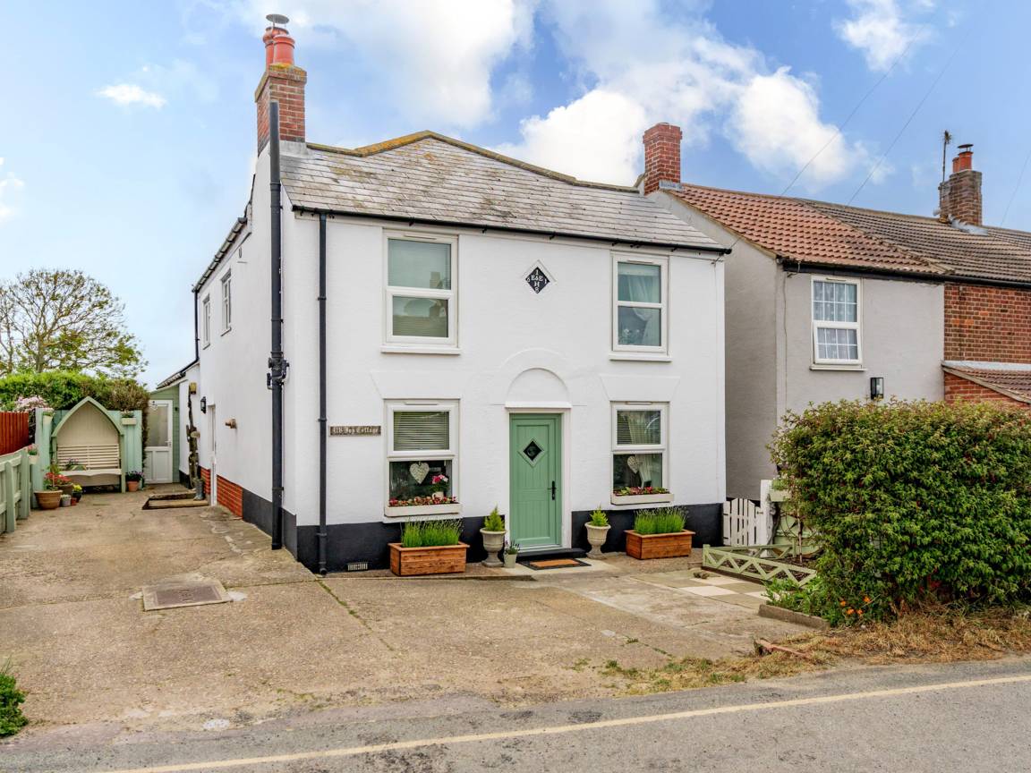 Cottage ∙ 4 Bedrooms ∙ 8 Guests - Winterton-on-Sea