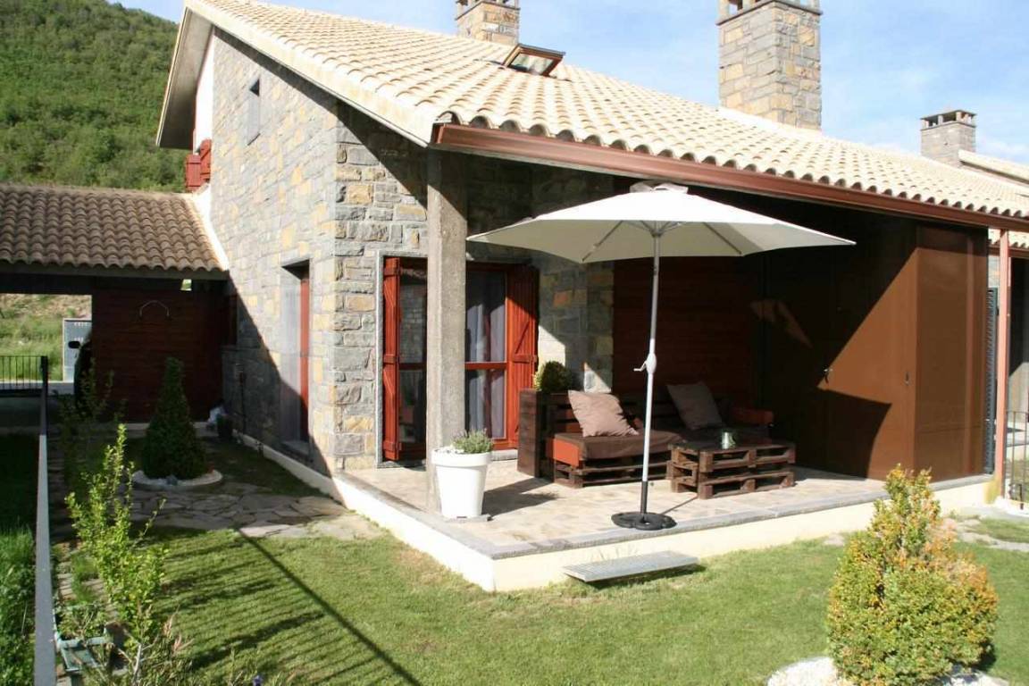 130 M² Maison De Vacances ∙ 3 Chambres ∙ 9 Personnes - Biescas