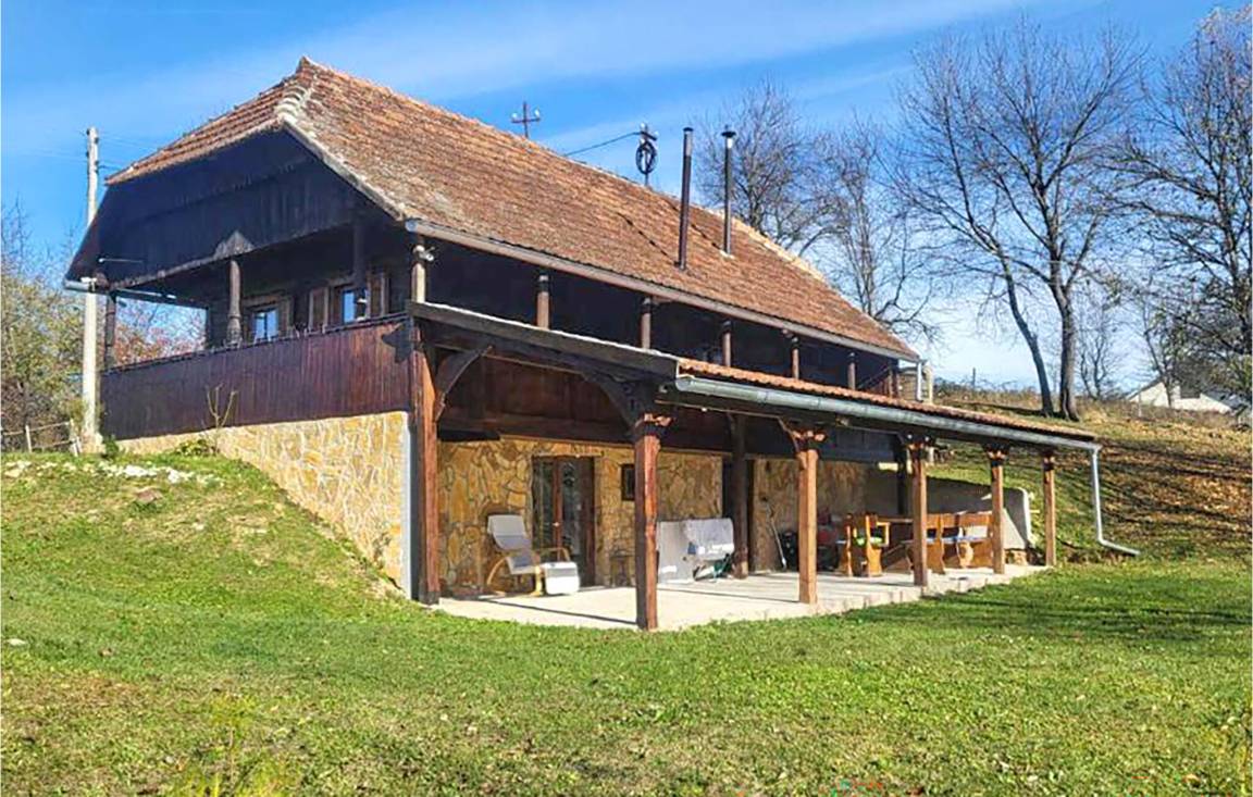 150 M² House ∙ 2 Bedrooms ∙ 4 Guests - Karlovac