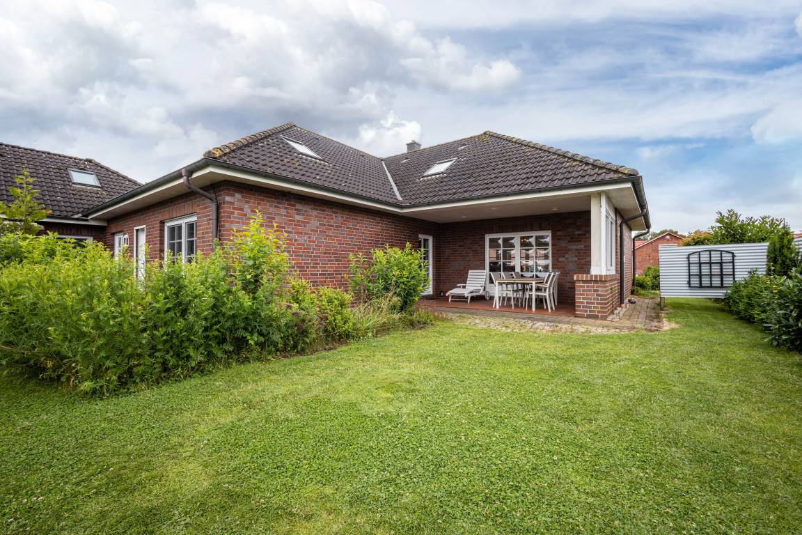 180 M² Ferienhaus ∙ 4 Schlafzimmer ∙ 6 Gäste - Albersdorf