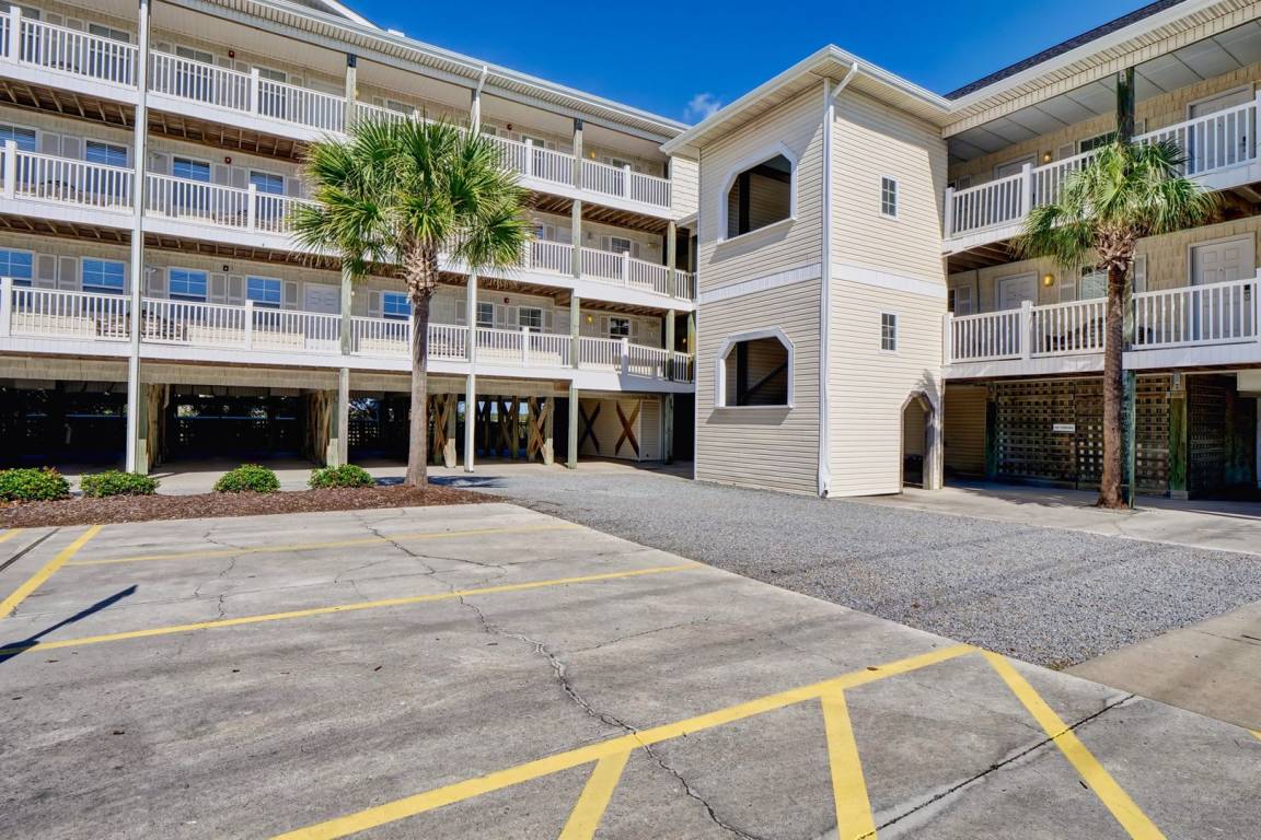 Hotel ∙ 1 Bedroom ∙ 4 Guests - Topsail Island, NC