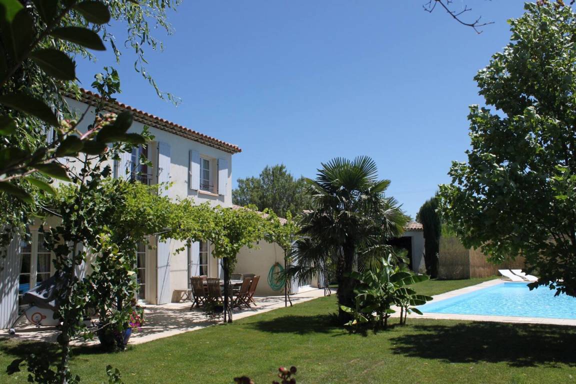200 M² Villa ∙ 3 Bedrooms ∙ 6 Guests - Cucuron