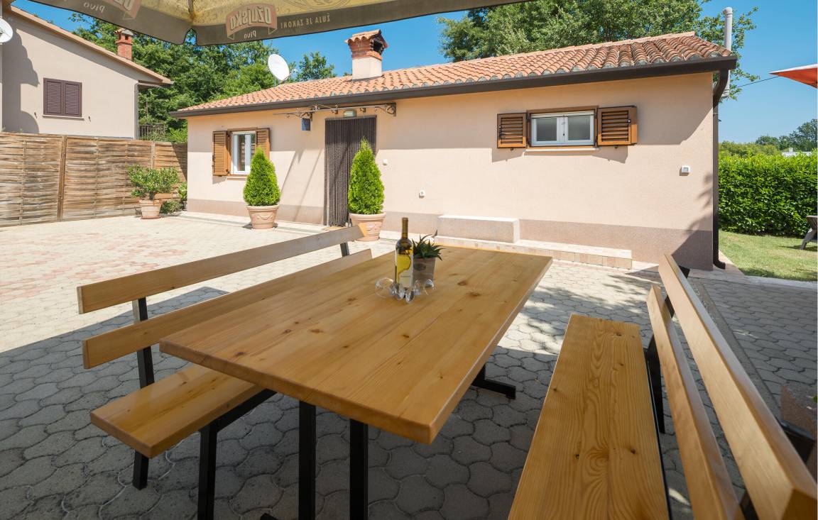 60 M² House ∙ 2 Bedrooms ∙ 4 Guests - Labin