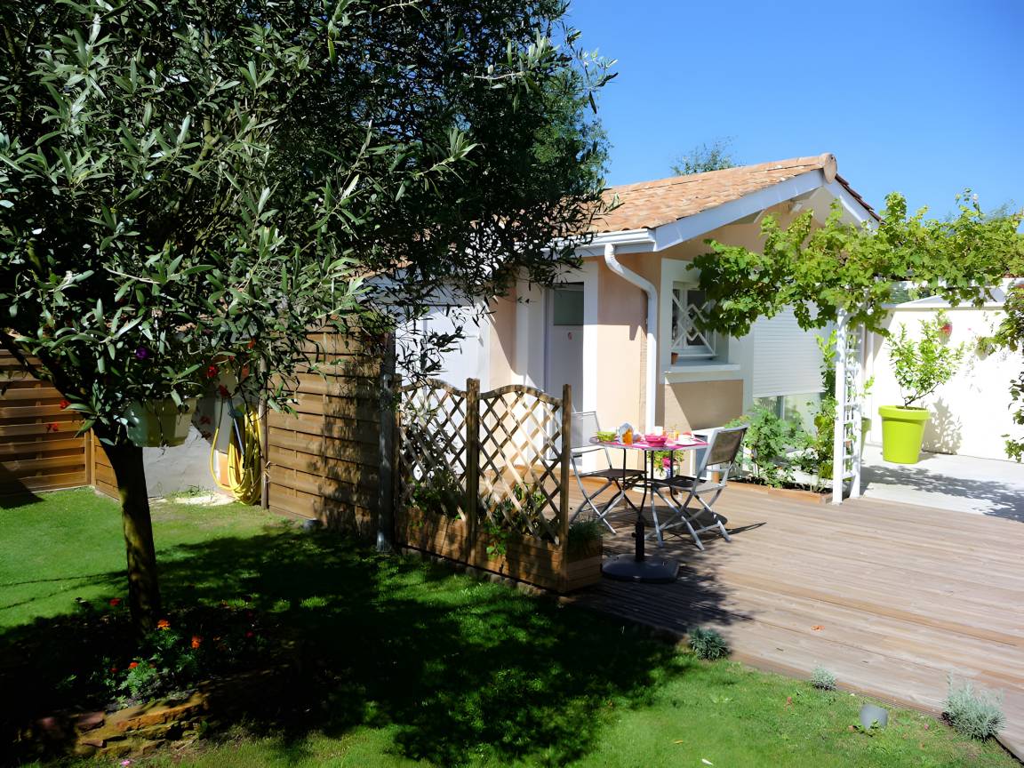 25 M² Chambre D'hôtes ∙ 1 Chambre ∙ 2 Personnes - Gujan-Mestras