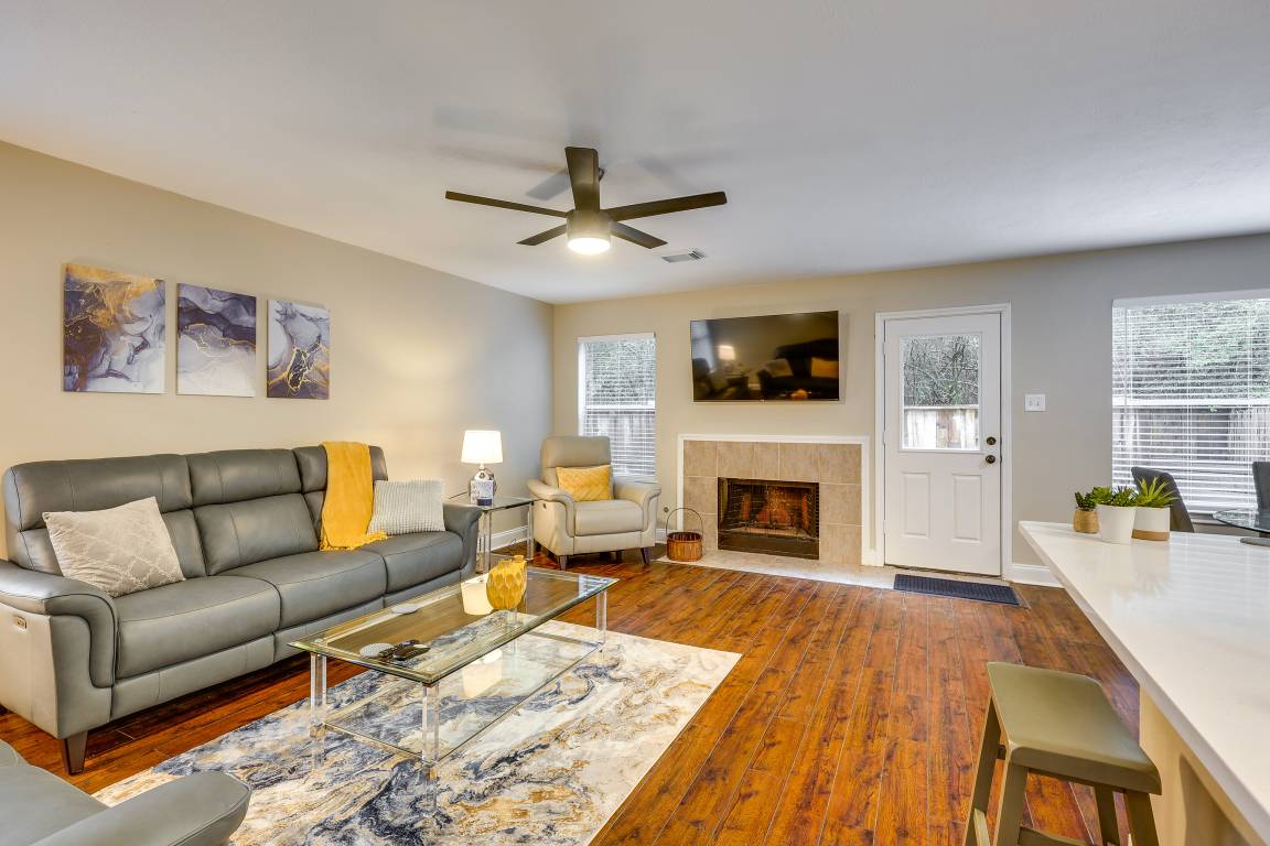 143 M² Apartment ∙ 2 Bedrooms ∙ 8 Guests - The Woodlands, TX