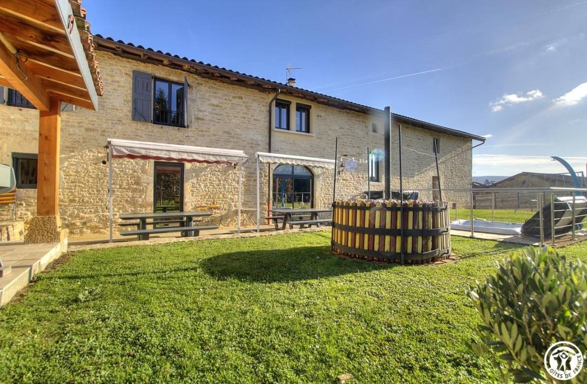 Gîte ∙ 5 Chambres ∙ 15 Personnes - Rhône-Alpes