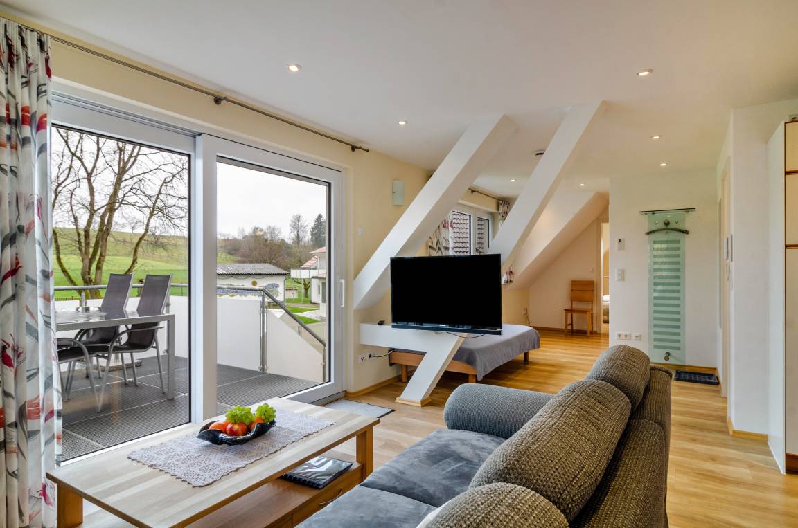 83 M² Ferienwohnung ∙ 2 Schlafzimmer ∙ 5 Gäste - Konstanz