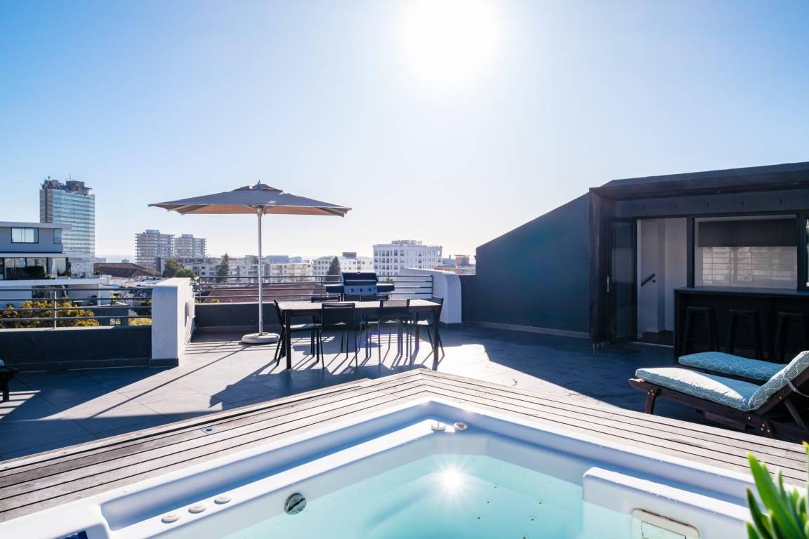 Apartment ∙ 3 Bedrooms ∙ 6 Guests - Camps Bay