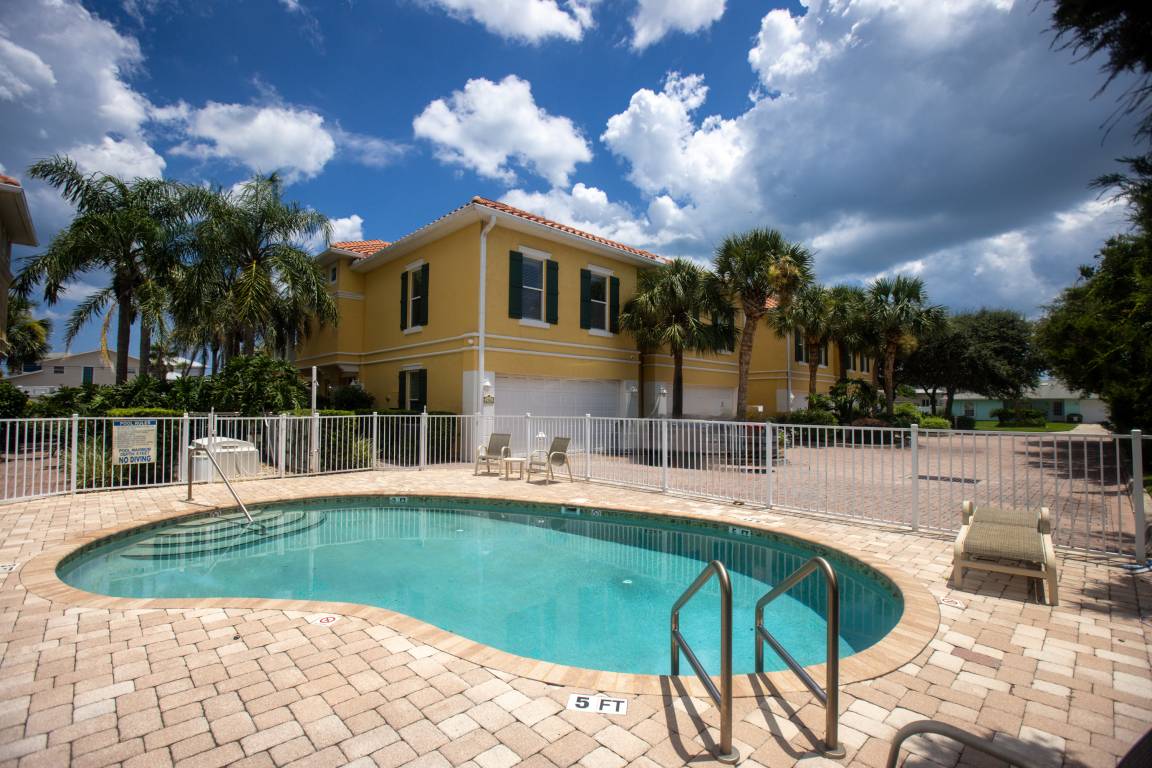 191 M² House ∙ 3 Bedrooms ∙ 6 Guests - New Smyrna Beach, FL