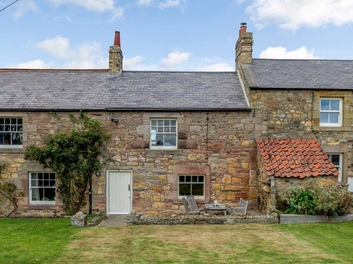Cottage ∙ 2 Bedrooms ∙ 4 Guests - Craster