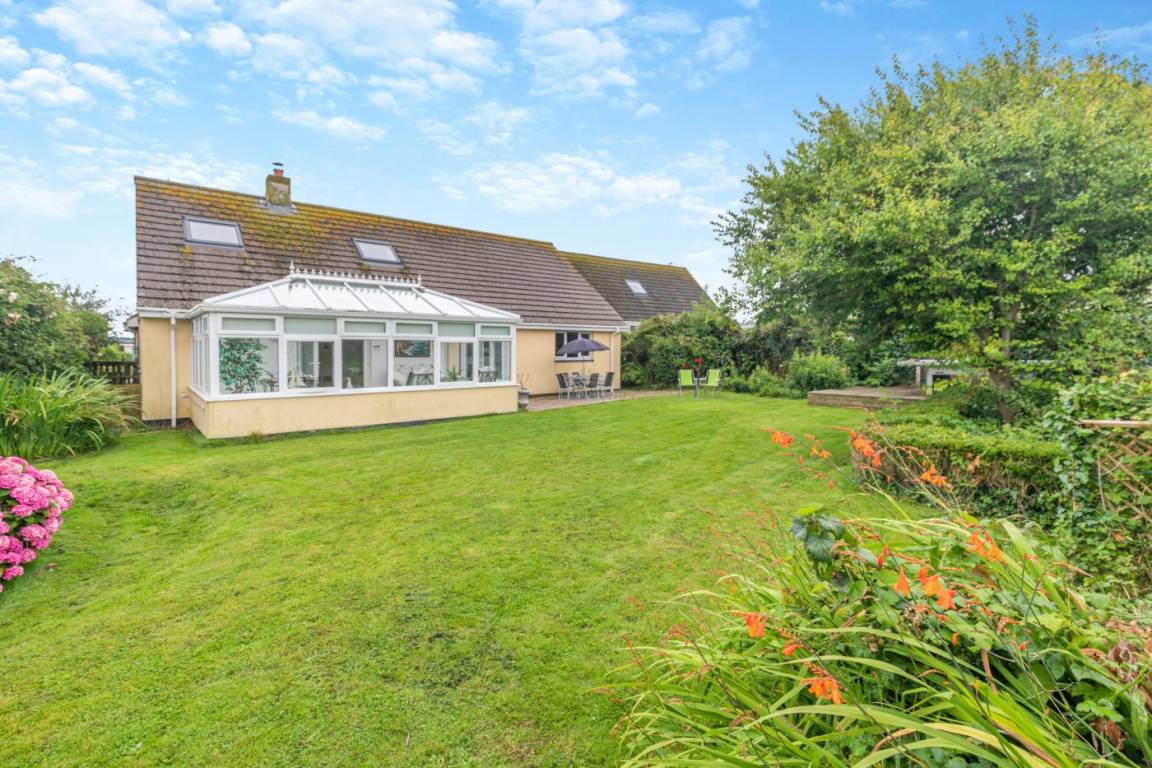 House ∙ 3 Bedrooms ∙ 6 Guests - Constantine Bay