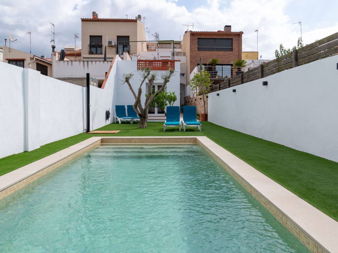 137 M² House ∙ 3 Bedrooms ∙ 7 Guests - Malgrat de Mar