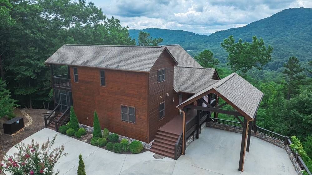 Cabin ∙ 3 Bedrooms ∙ 8 Guests - Blue Ridge, GA