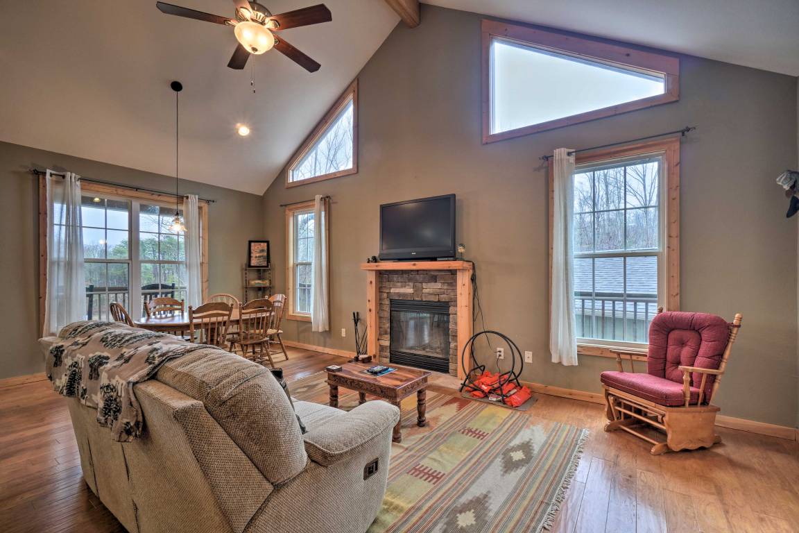 167 M² House ∙ 2 Bedrooms ∙ 9 Guests - Dandridge, TN