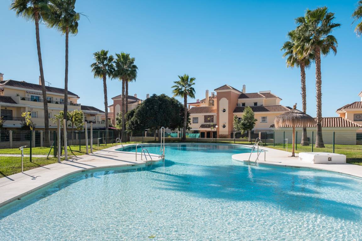 83 M² Apartamento ∙ 2 Habitaciones ∙ 6 Huéspedes - Torre del Mar