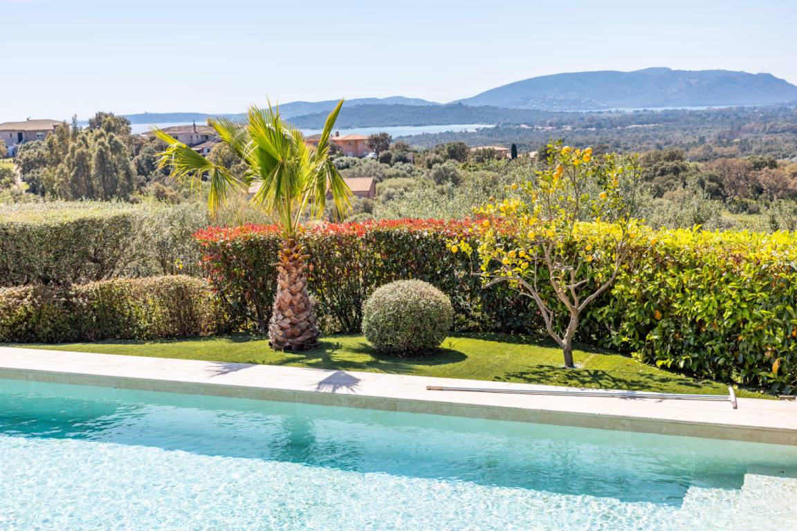 250 M² Villa ∙ 6 Chambres ∙ 12 Personnes - Zonza