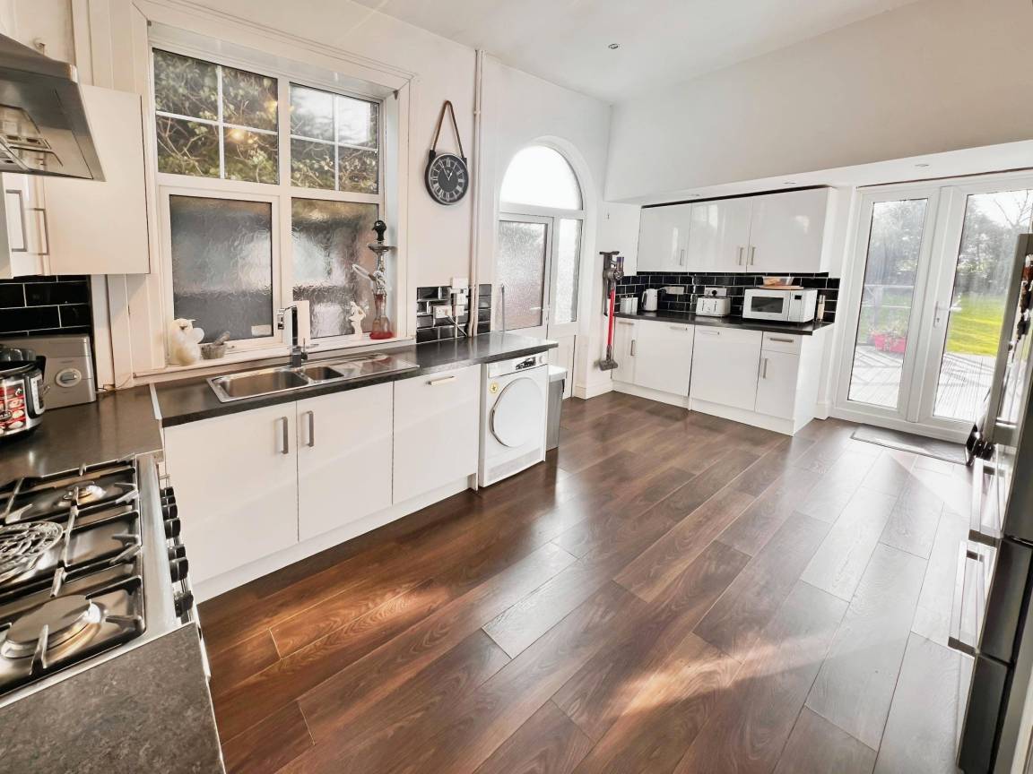 150 M² House ∙ 5 Bedrooms ∙ 10 Guests - Derbyshire