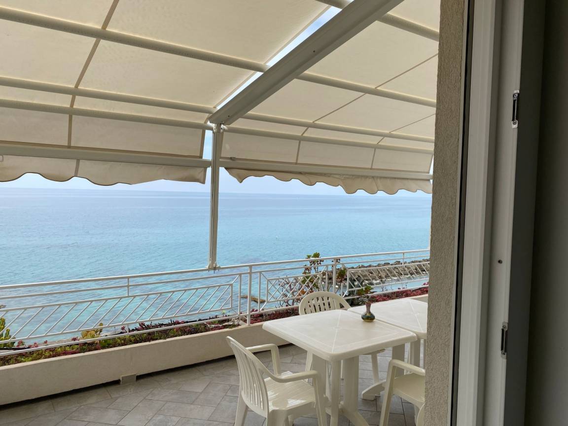 100 M² Apartment ∙ 3 Bedrooms ∙ 6 Guests - Pizzo