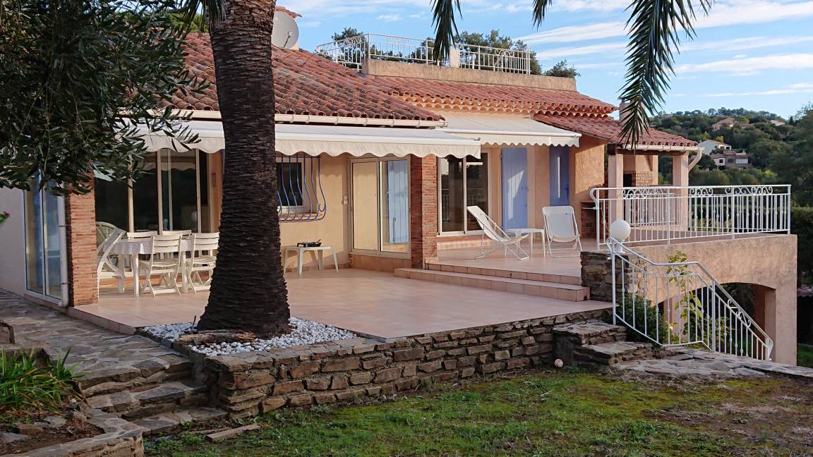 110 M² Ferienhaus ∙ 3 Schlafzimmer ∙ 6 Gäste - Place des 6 Canons