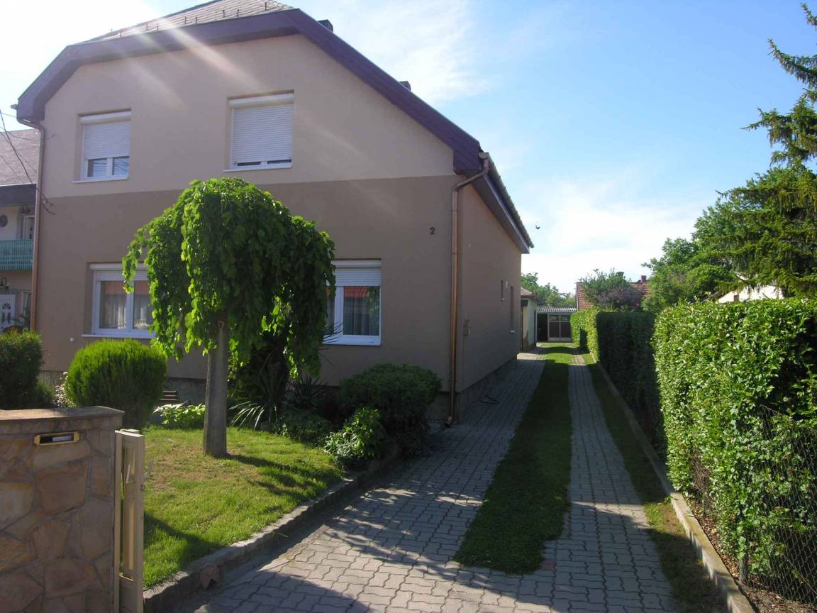 90 M² Apartment ∙ 3 Bedrooms ∙ 7 Guests - Balatonboglár