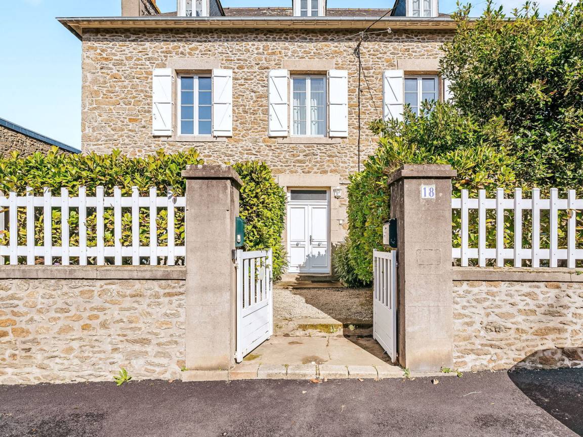 120 M² House ∙ 4 Bedrooms ∙ 6 Guests - Dinard